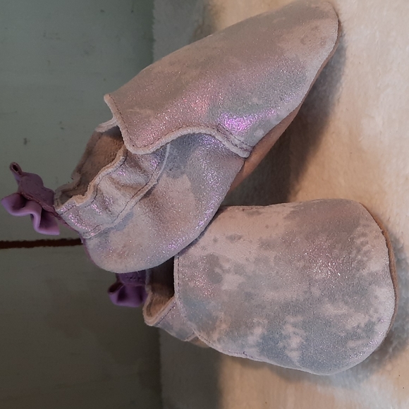 Robeez | Shoes | Pretty Pearl Silver Iridescent 0 Leather Robeez Soft ...